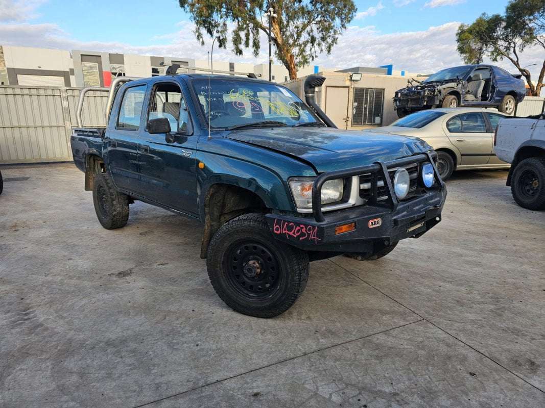 Car Wreckers - Toyota Hilux 1998 Green Manual Diesel