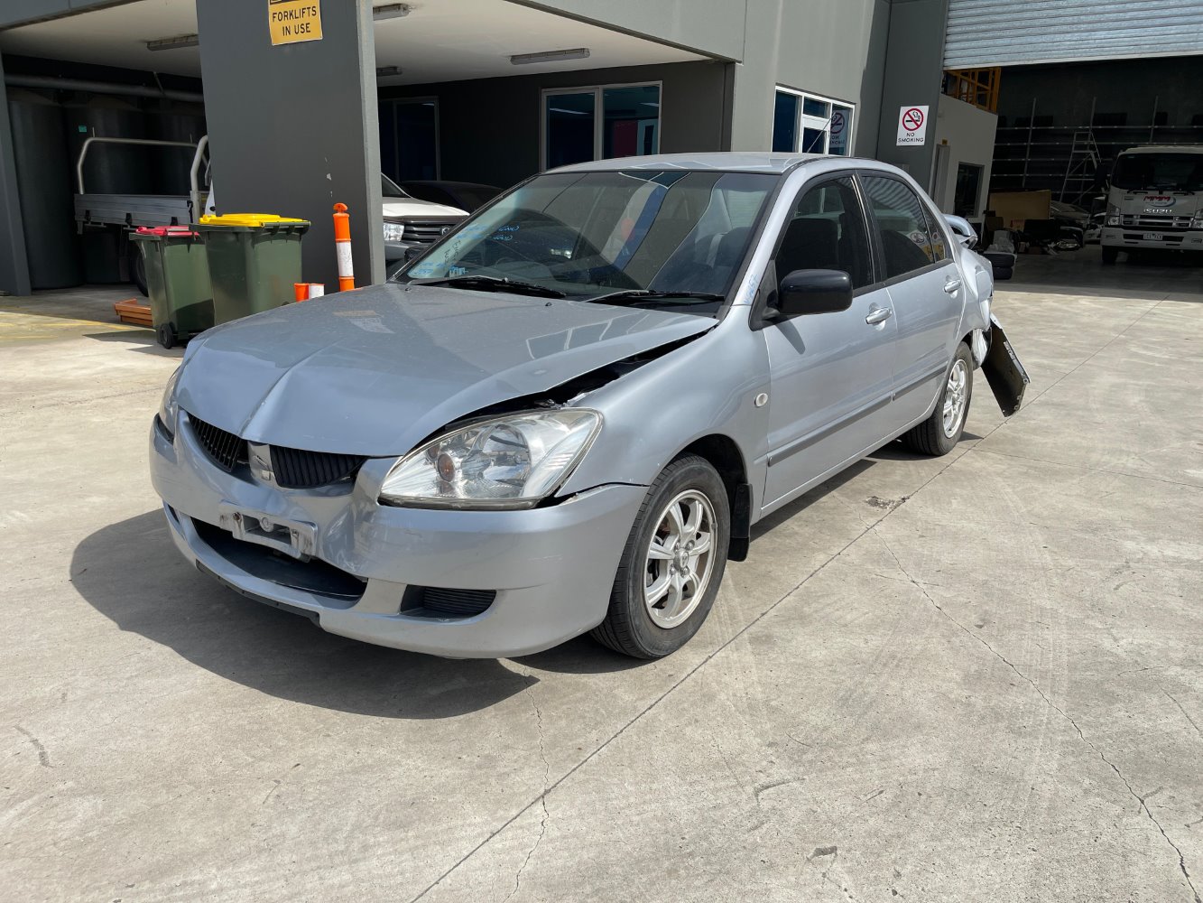 Car Wreckers - Mitsubishi Lancer 2004 Silver Auto Petrol