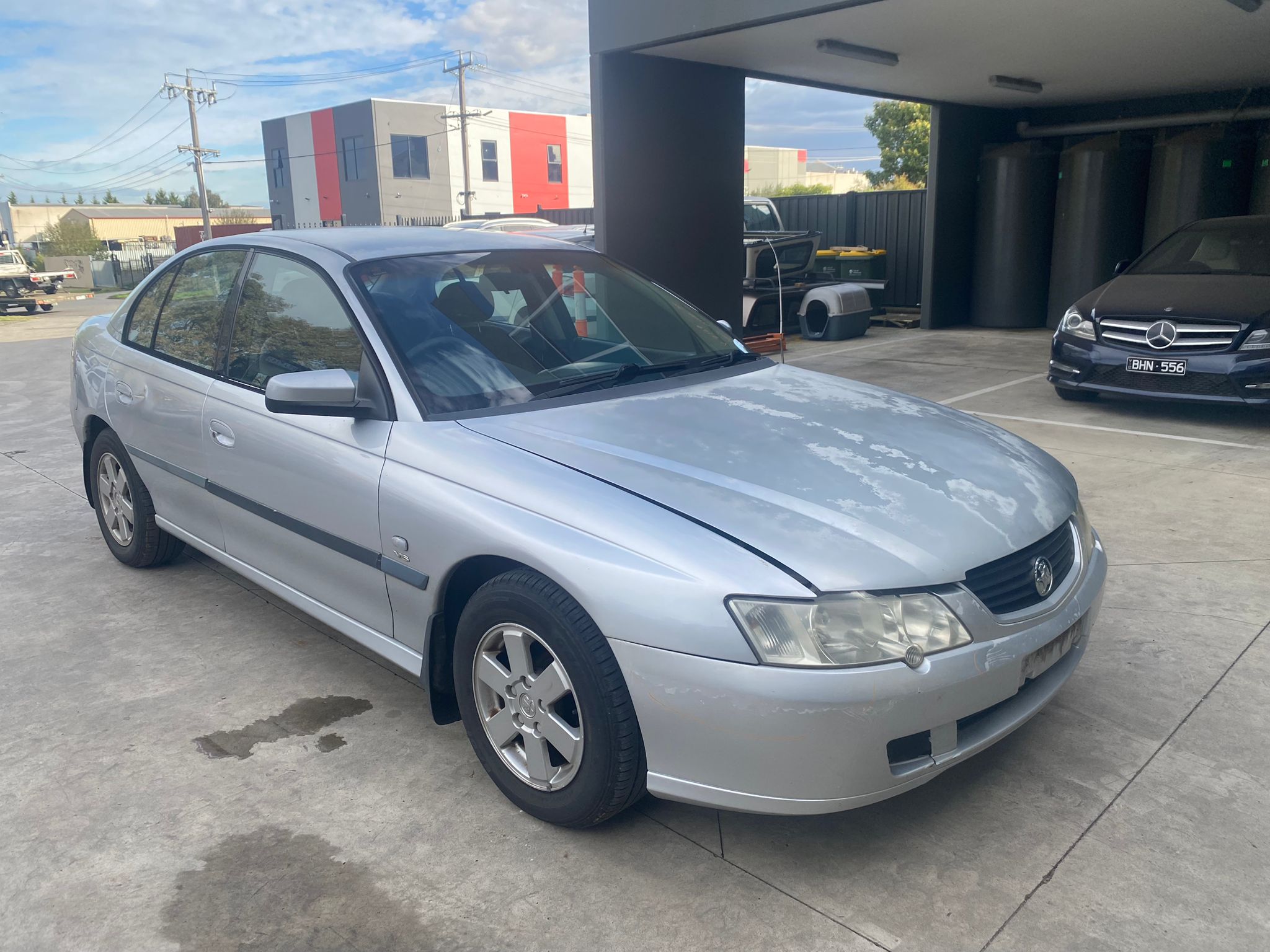 Car Wreckers - Holden Commodore 2002 Silver Auto Petrol