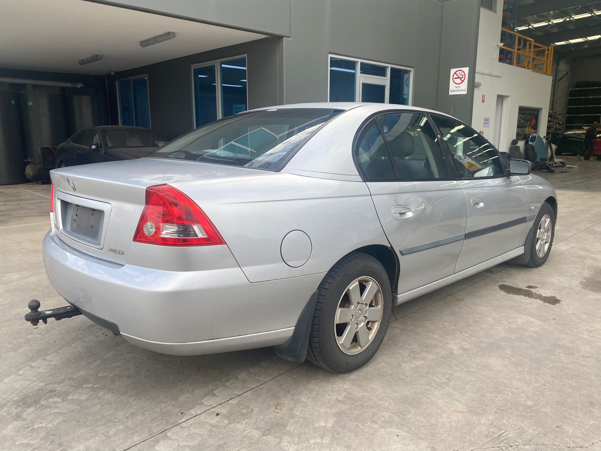Car Wreckers - Holden Commodore 2002 Silver Auto Petrol