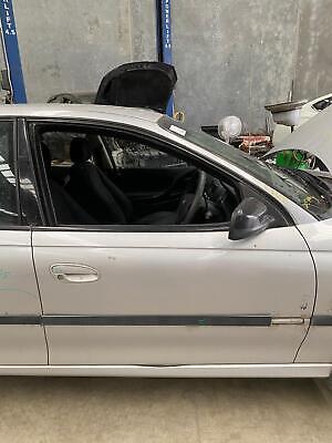 HOLDEN COMMODORE VT S2-VZ 06/1999-09/2007 RIGHT FRONT DOOR SHELL BOLT ...