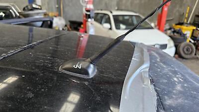 HOLDEN COMMODORE VF 05/2013-12/2017 ANTENNA - MMM Auto Centre