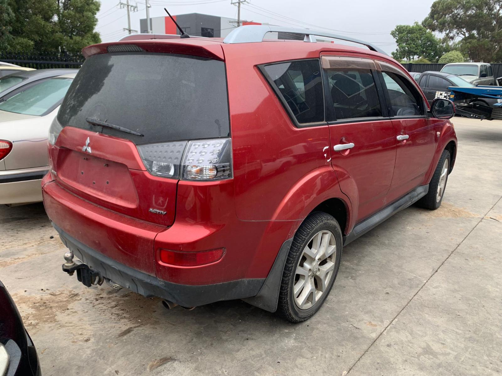 MITSUBISHI OUTLANDER ZG 11/2006-09/2009 REAR COURTESY LIGHT - MMM Auto ...