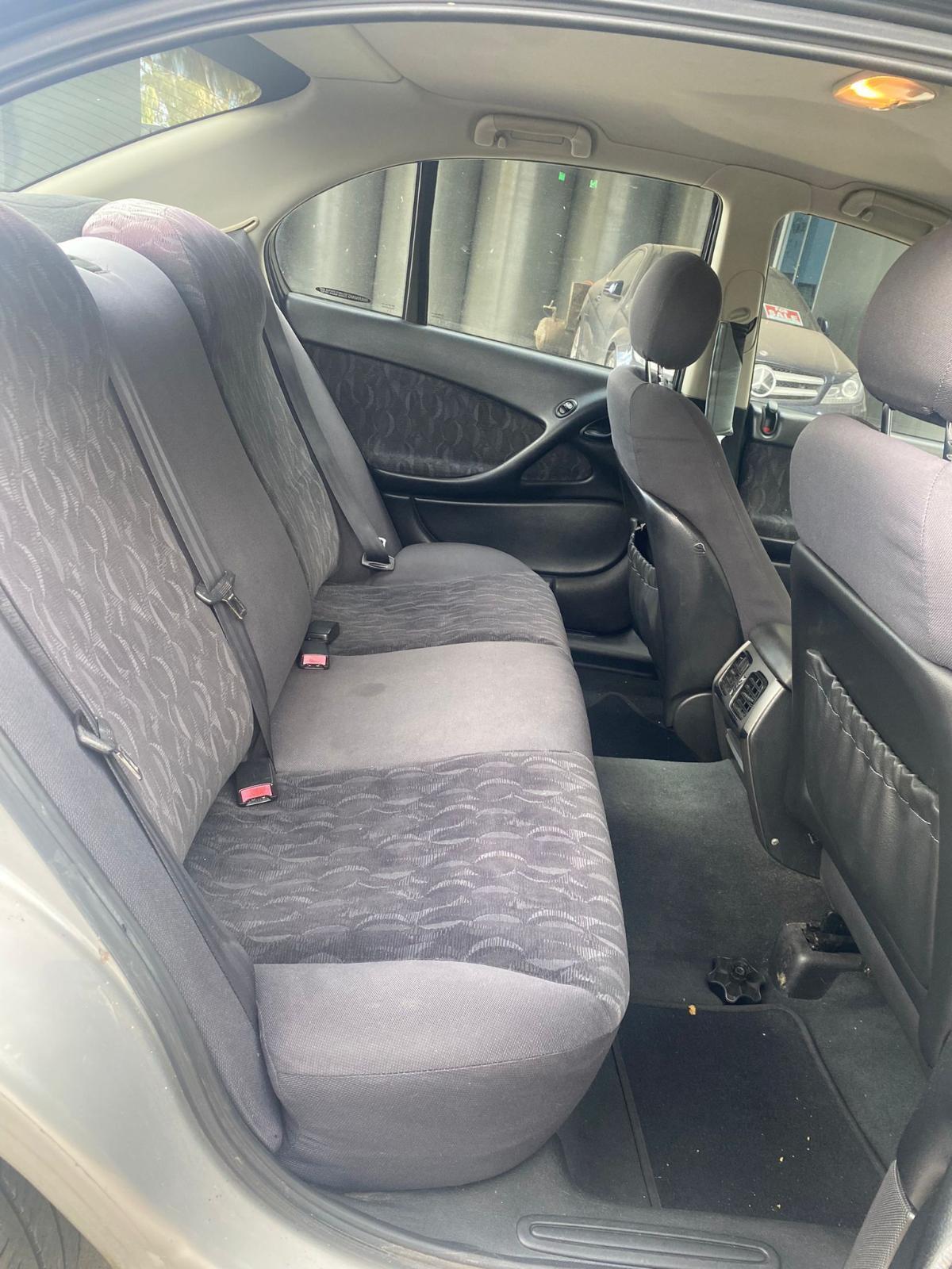 HOLDEN COMMODORE VT S2-VZ 06/1999-09/2007 RIGHT FRONT DOOR SEDAN BOLT ...