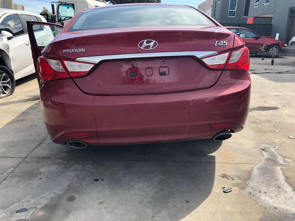 HYUNDAI I45 YF 02/10-05/13 LEFT REAR GARNISH BOOTLID LAMP NON LED TYPE ...