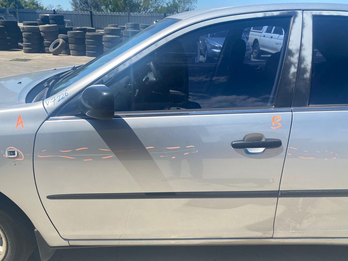TOYOTA CAMRY SK36 08/2002-05/2006 LEFT FRONT DOOR WINDOW GREEN TINT ...