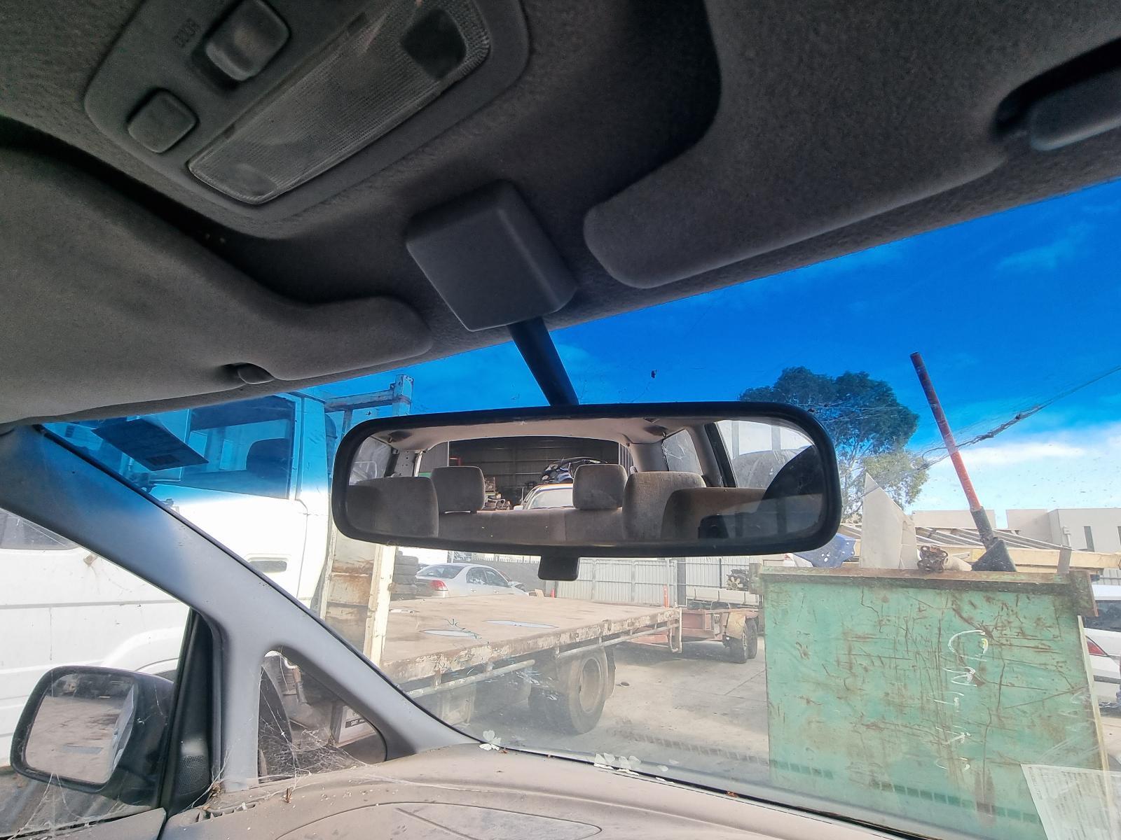 TOYOTA TARAGO ACR30 06/2000-02/2006 LEFT REAR 3RD ROW SEAT BELT AND ...