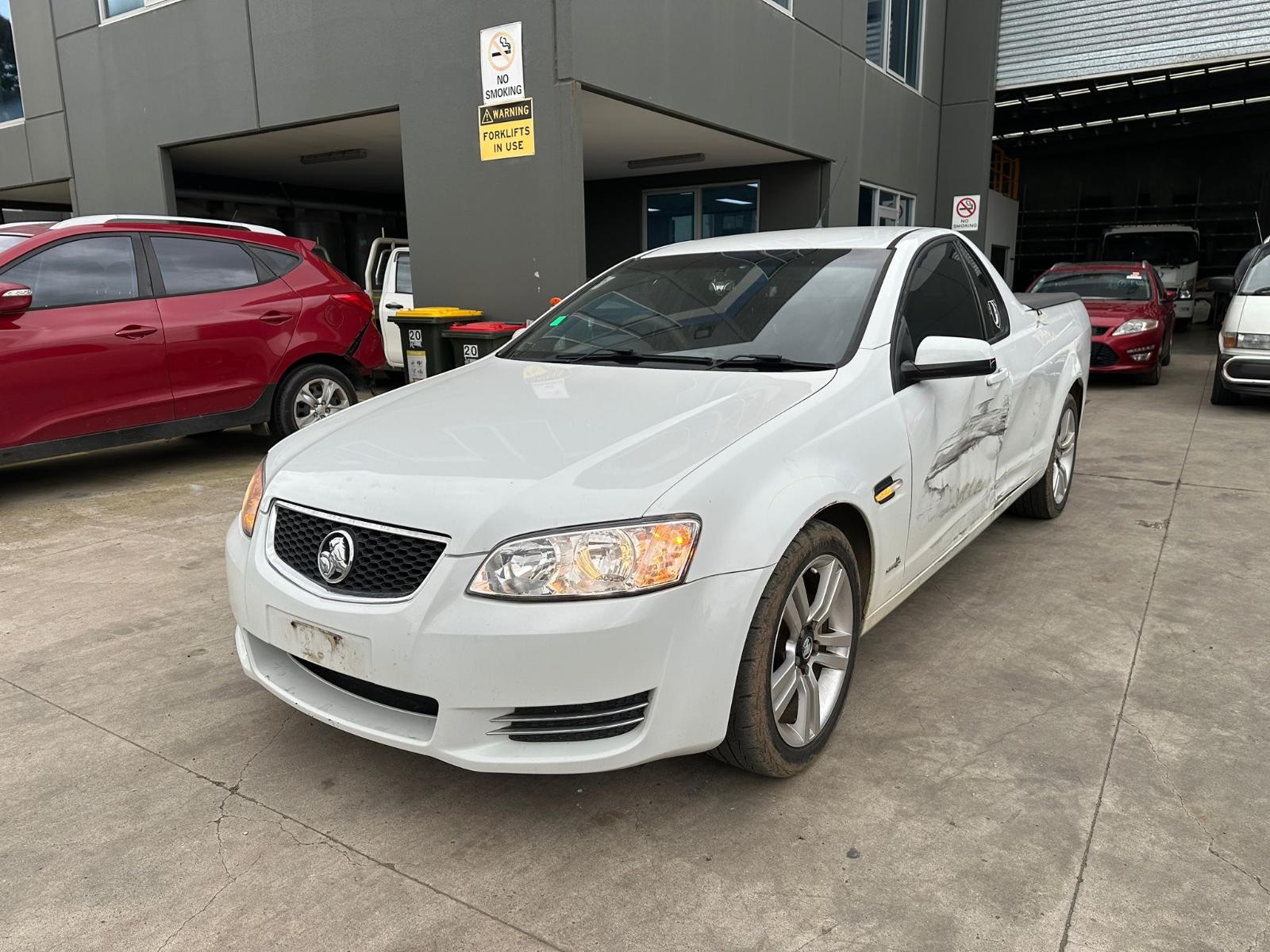 HOLDEN COMMODORE 2010-2013 DOOR TRIM LH FRONT, VE SII, UTE, OMEGA ...