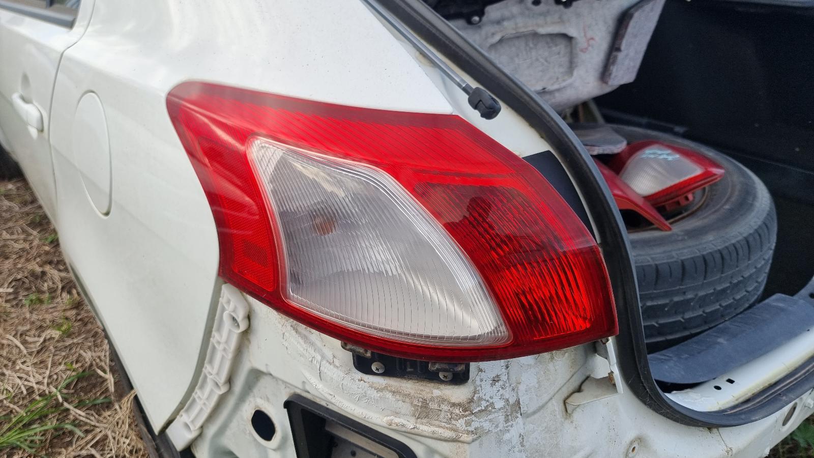 MITSUBISHI LANCER CJ-CF 07/2007-07/2017 RADIATOR SUPPORT CENTRE - MMM ...