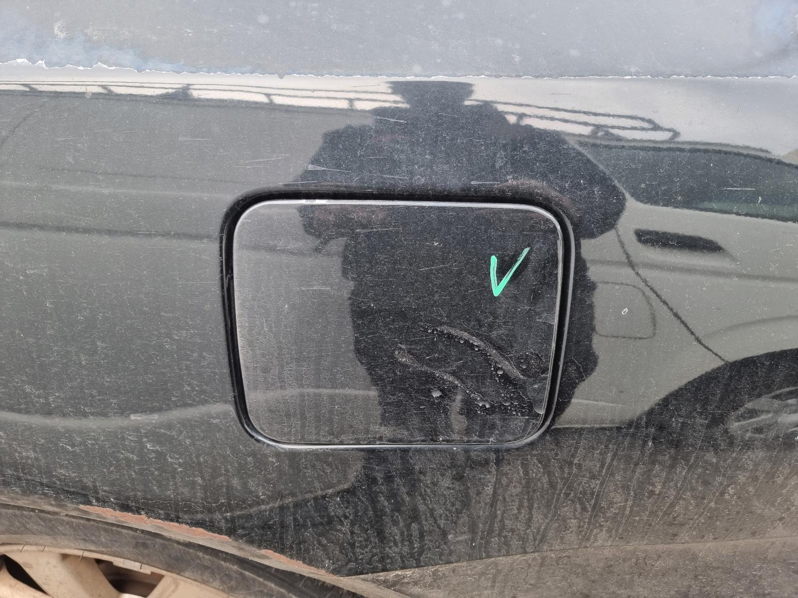 MITSUBISHI VERADA KE-F-H-J-L 10/1996- FUEL DOOR / FILLER SEDAN - MMM ...