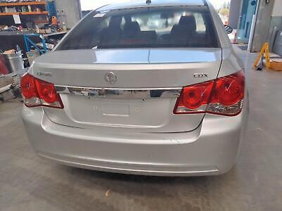 HOLDEN CRUZE JG-JH 03/2009-01/2017 CENTRE REAR BOOTLID GARNISH CHROME ...