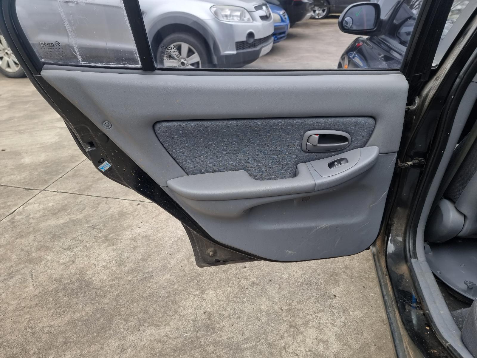 HYUNDAI ELANTRA XD 08/2000-07/2006 DOOR TRIM LEFT REAR SEDAN CLOTH FX ...