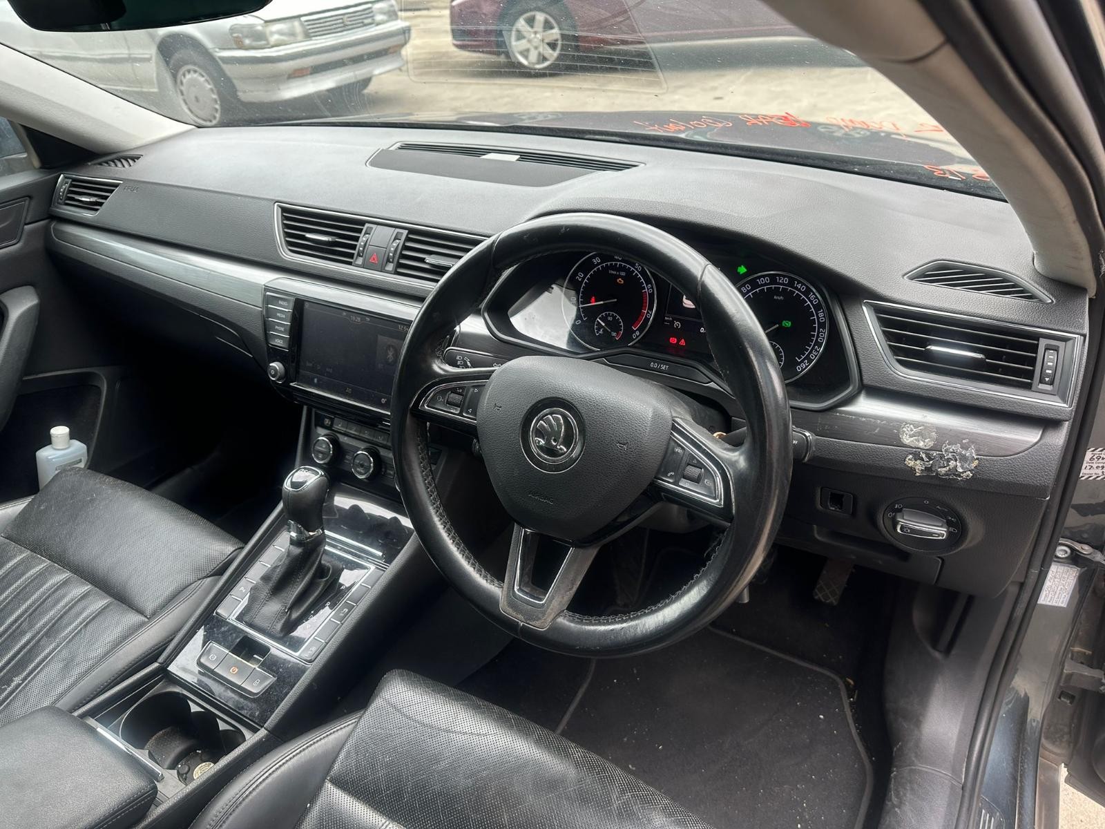 SKODA SUPERB NP 03/2016-04/2019 DISPLAY UNIT 8IN TOUCHSCREEN W/ SAT NAV TYPE - MMM Auto Centre