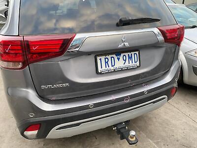 MITSUBISHI OUTLANDER ZK-ZL 04/2015-07/2021 CENTRE REAR TAILGATE GARNISH ...