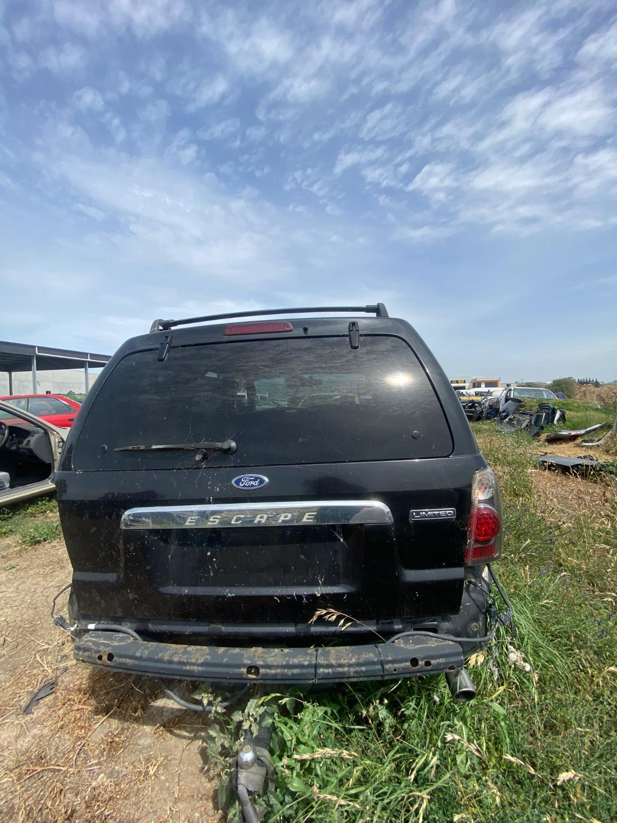 FORD ESCAPE ZC 06/2006-03/2008 HIGH LEVEL STOPLIGHT WAGON - MMM Auto Centre