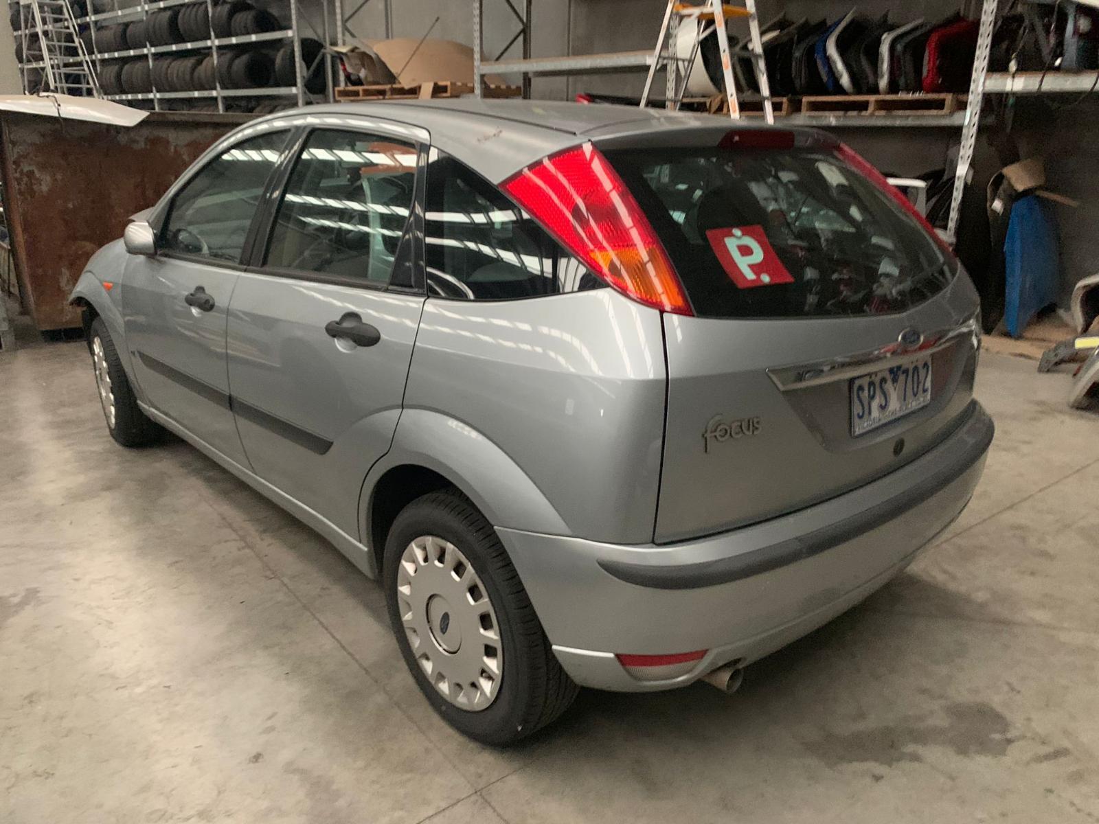 FORD FOCUS 01/2001-06/2005 HATCH LEFT FRONT DOOR WINDOW - MMM Auto Centre