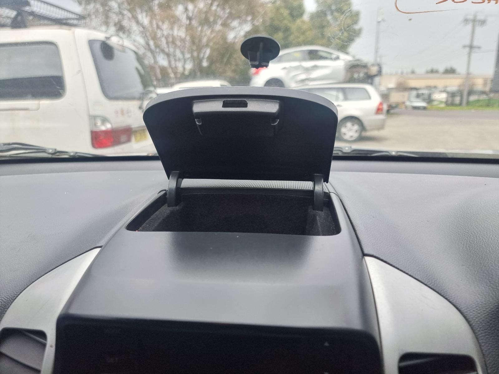 HOLDEN CAPTIVA CG 09/2006-02/2011 UPPER GLOVE BOX CENTRE OF DASH - MMM ...