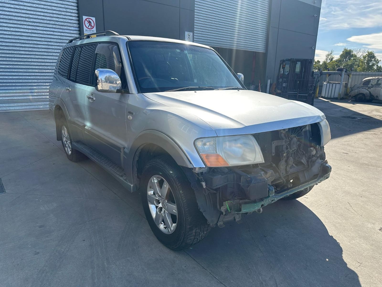 MITSUBISHI PAJERO NP 11/2002-09/2006 RIGHT REAR WHEEL ARCH FLARE - MMM ...