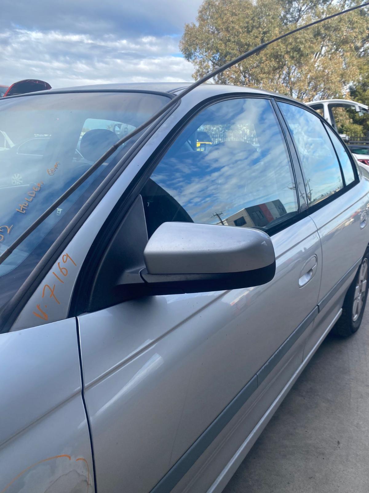 HOLDEN COMMODOR VT-VZ 09/1997-09/2007 BOOTLID LOCK MECHANISM ON REAR ...