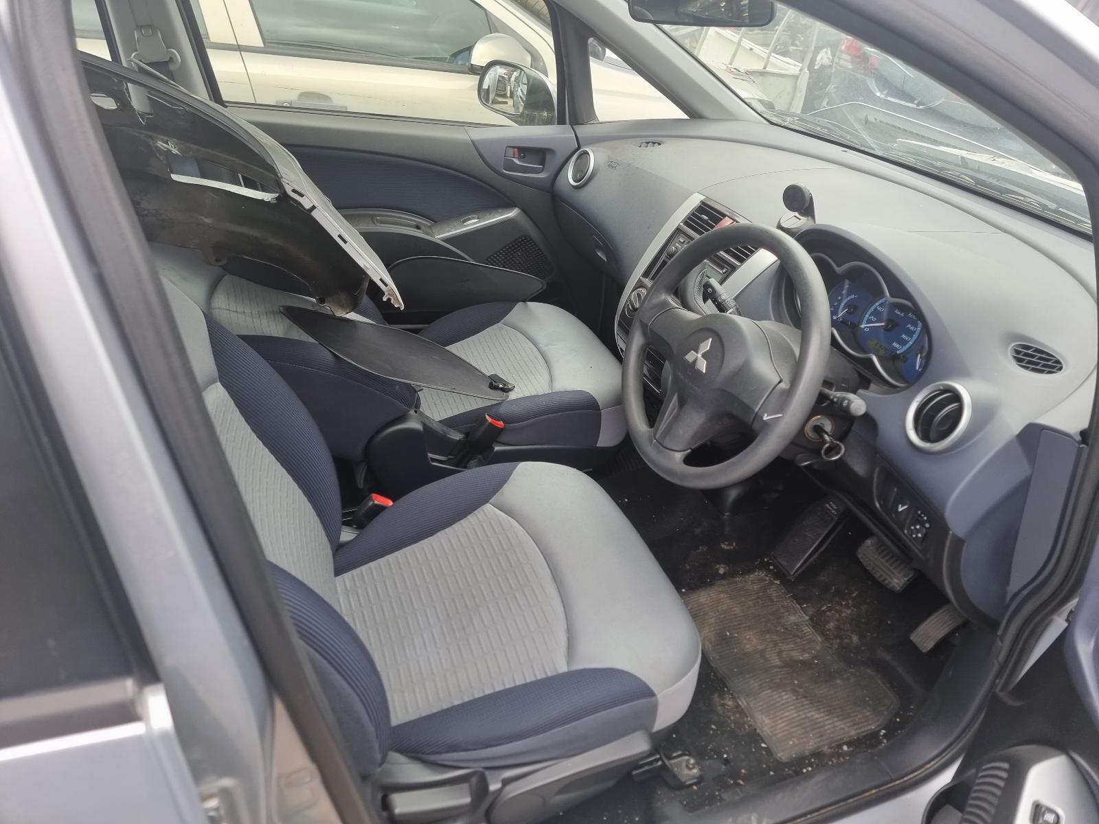 MITSUBISHI COLT RG 01/2002-11/2011 STEREO/HEAD UNIT FACTORY CD PLAYER ...