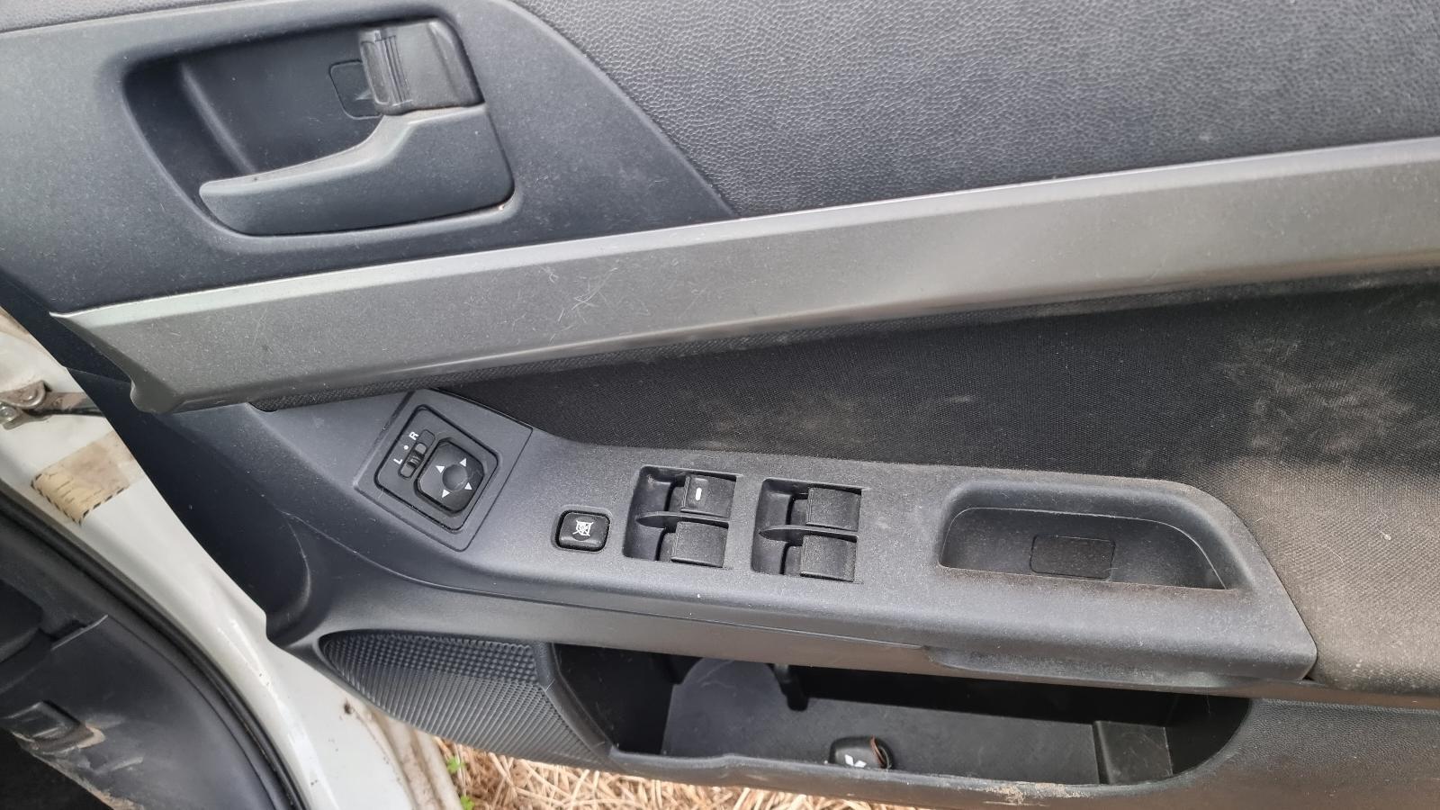 MITSUBISHI LANCER CJ-CF 10/2008-12/2017 HATCH RIGHT REAR GARNISH ...