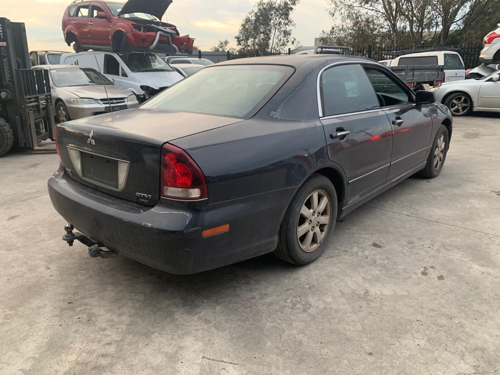 MITSUBISHI VERADA KE-KL 04/1996-09/2005 RIGHT REAR DOOR WINDOW BLUE ...