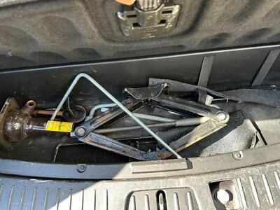 HOLDEN CAPTIVA CG 10/2015-06/2018 JACK/TOOL KIT - MMM Auto Centre
