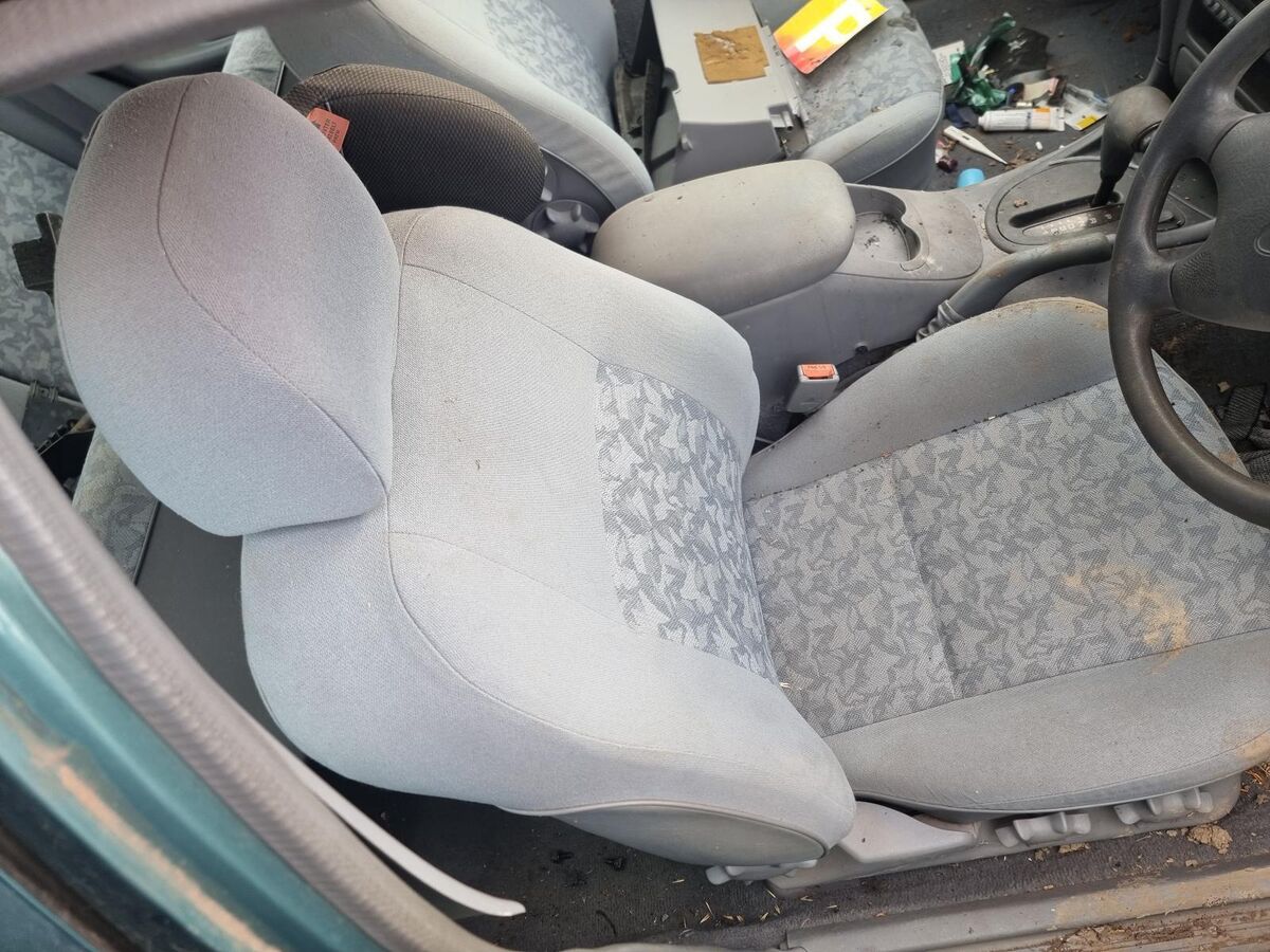 FORD FALCON EL 10/1996-09/1998 CONSOLE COMPLETE - MMM Auto Centre