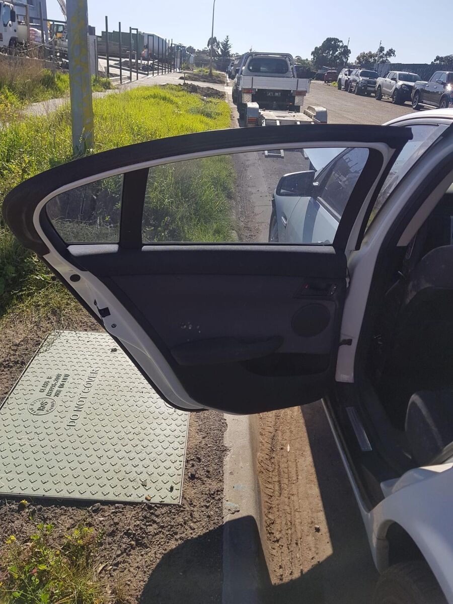 HOLDEN COMMODORE VE 08/2006-04/2013 LEFT REAR DOOR WINDOW SEDAN - MMM ...