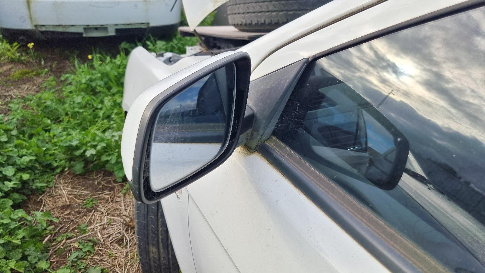 MITSUBISHI LANCER CJ 09/2007-10/2015 FRONT COURTESY LIGHT - MMM Auto Centre