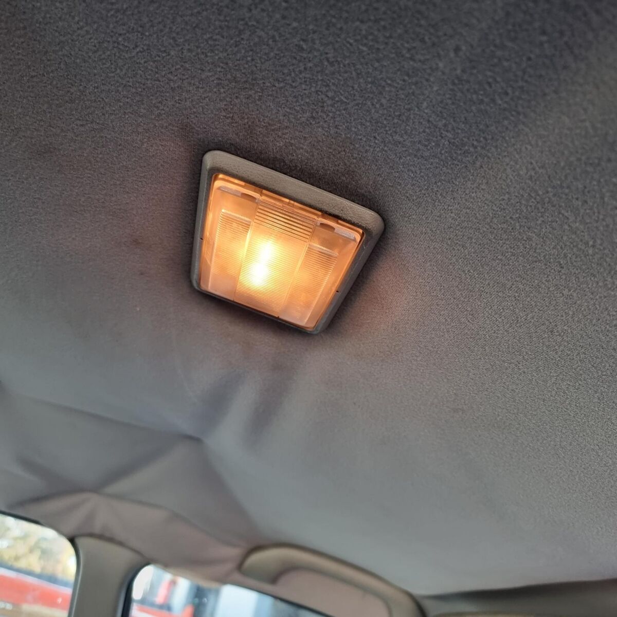 MITSUBISHI MAGNA TH-TJ 03/1999-07/2003 COURTESY LIGHT - MMM Auto Centre