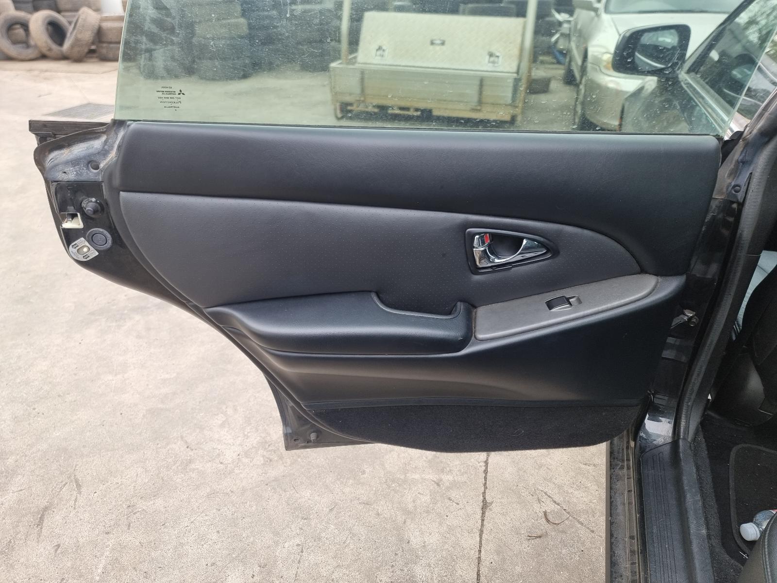 MITSUBISHI VERADA KE-KL 04/1996-09/2005 LEFT REAR DOOR WINDOW BLUE TINT ...