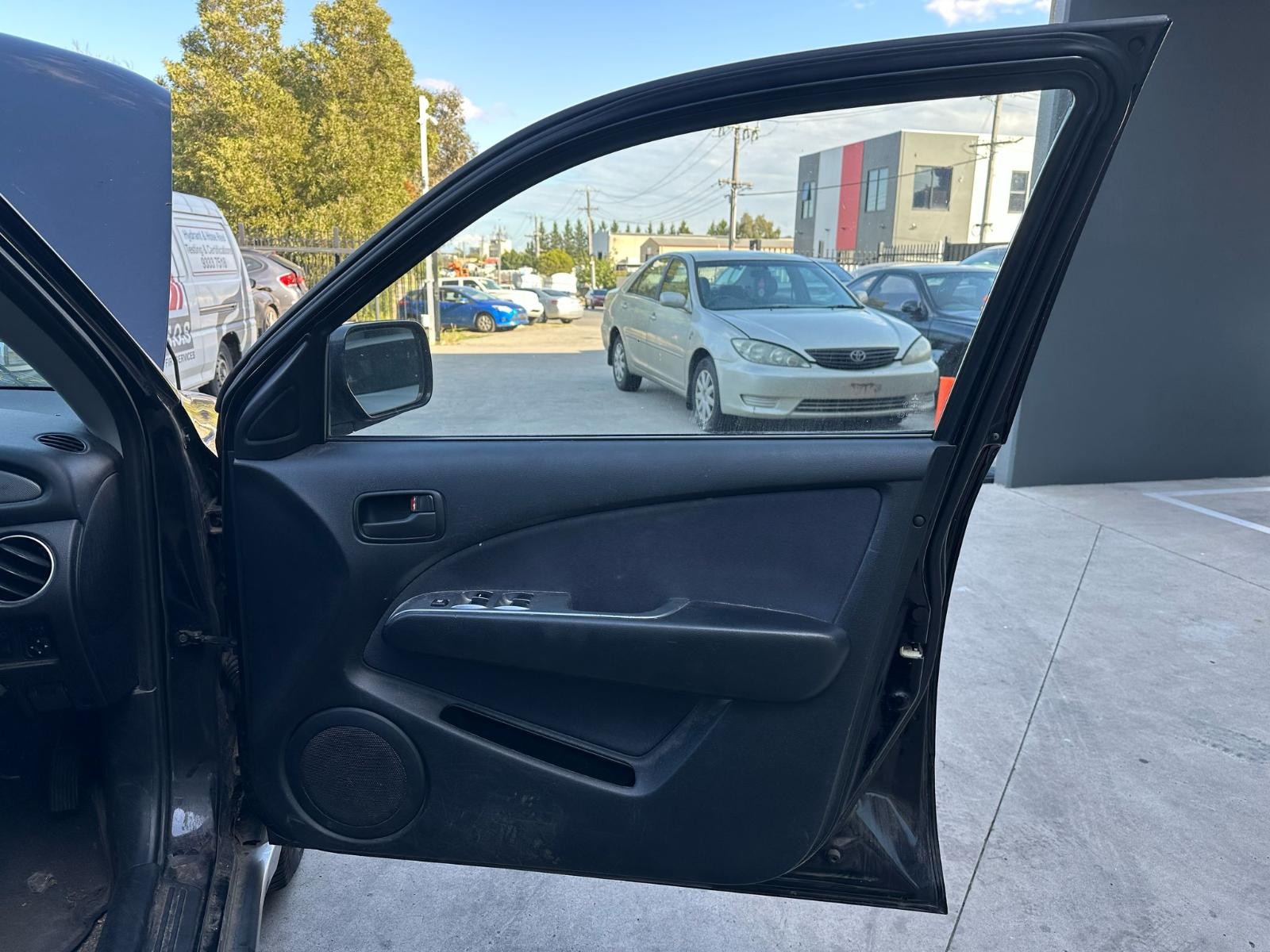 MITSUBISHI OUTLANDER ZE-ZF 12/2002-09/2006 RIGHT FRONT DOOR TRIM LS TYPE - MMM Auto Centre