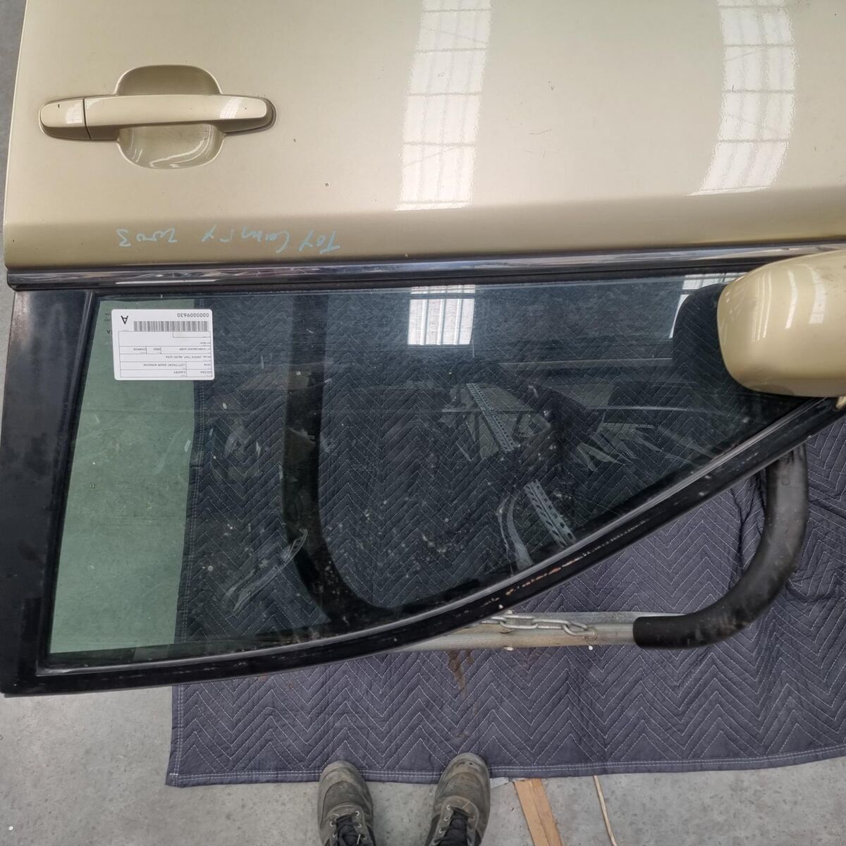 TOYOTA CAMRY SK36 08/2002-05/2006 LEFT FRONT DOOR WINDOW GREEN TINT ...