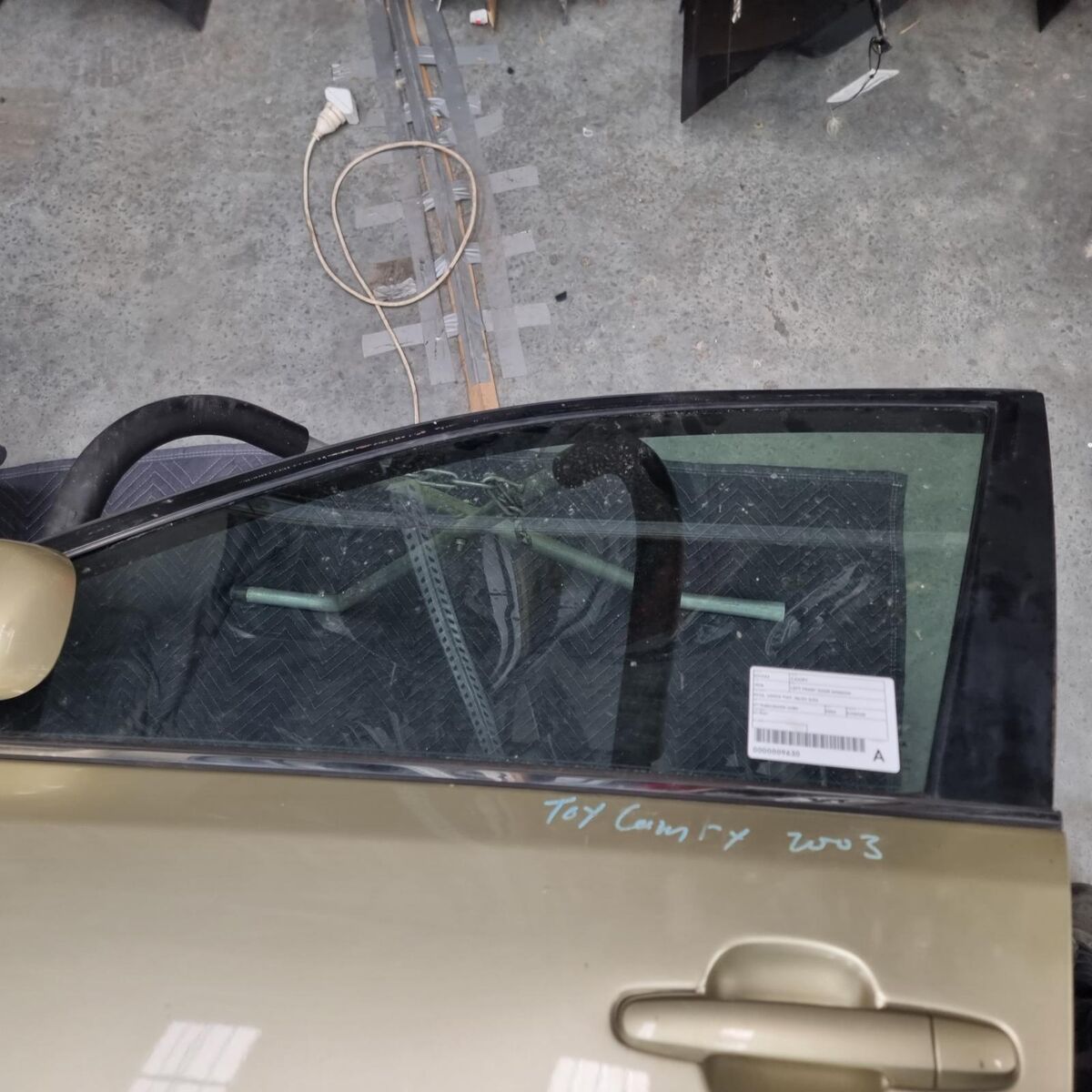 TOYOTA CAMRY SK36 08/2002-05/2006 LEFT FRONT DOOR WINDOW GREEN TINT ...