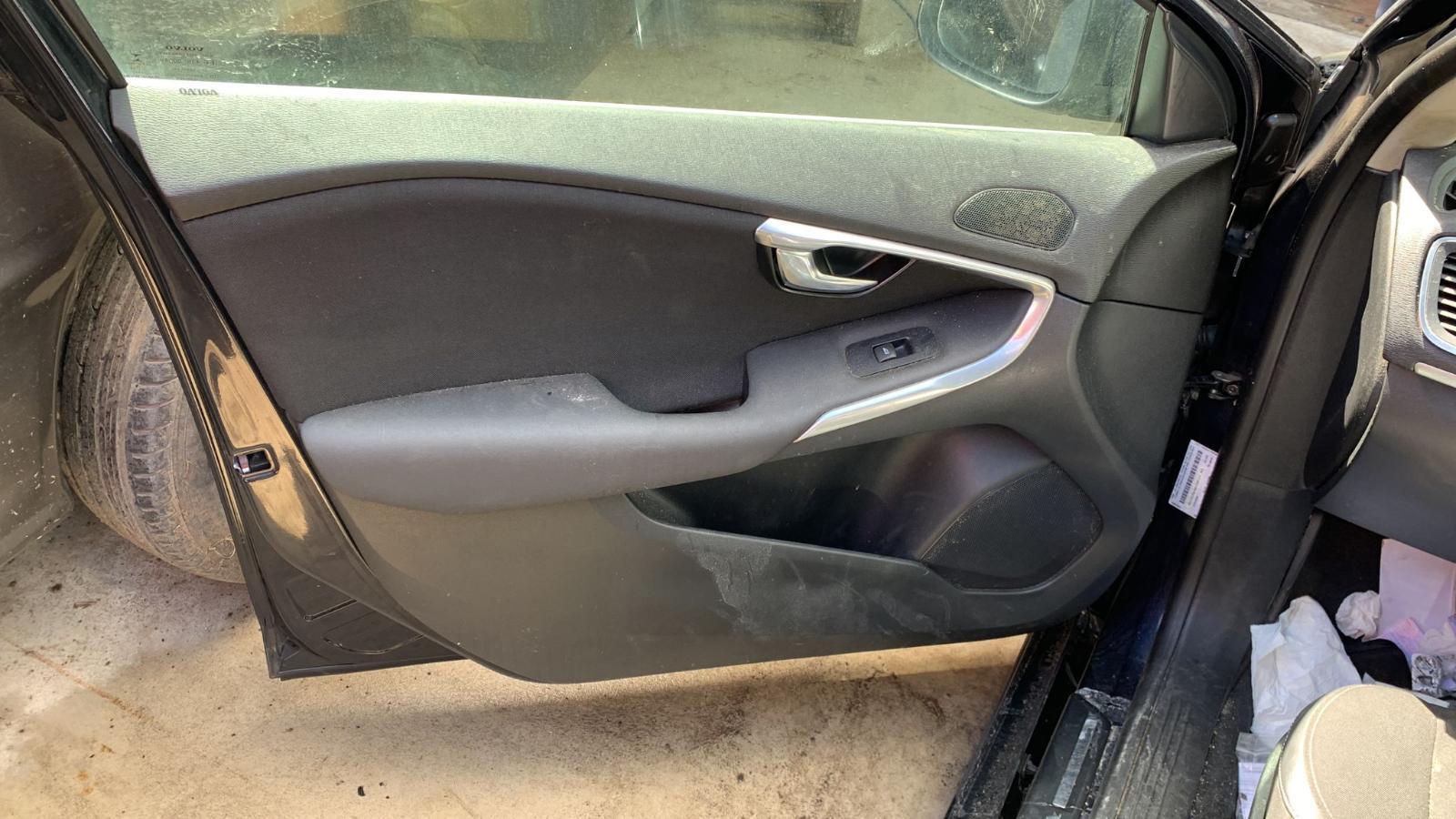 VOLVO S40 02/2013 DOOR TRIM LEFT FRONT M SERIES CLOTH - MMM Auto Centre