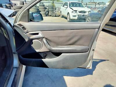 HOLDEN COMMODORE VE SI 08/2006-09/2009 DOOR TRIM RIGHT FRONT CLOTH RED ...