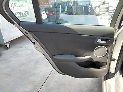 HOLDEN COMMODORE VE SI 08/2006-09/2009 LEFT REAR DOOR TRIM RED CLOTH ...