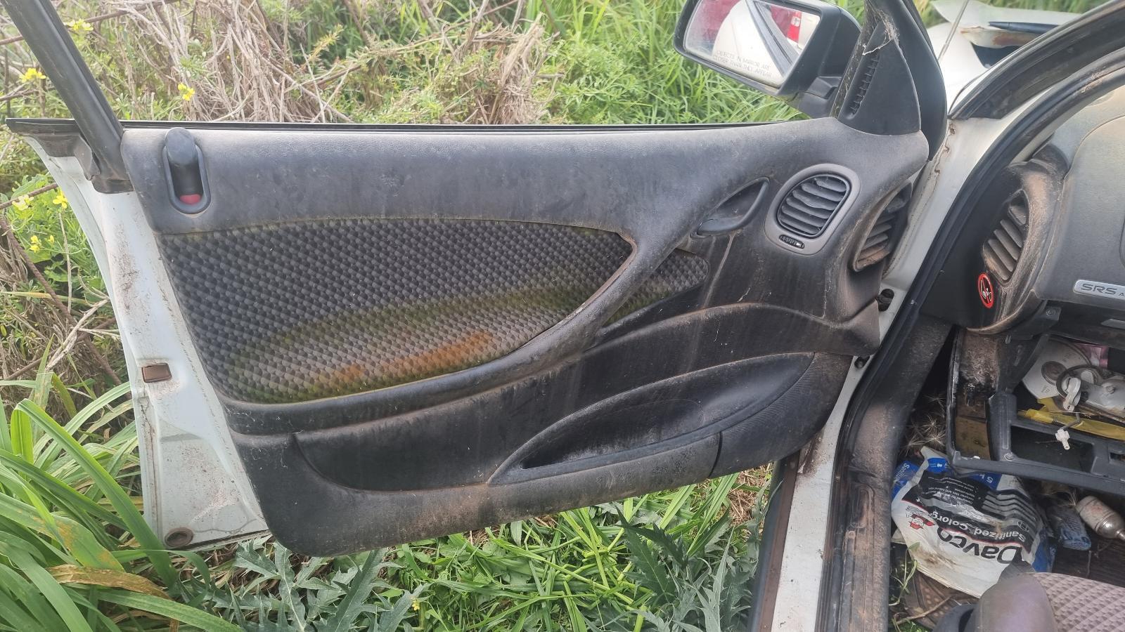 HOLDEN COMMODORE VY1-VZ 10/2002-09/2007 LEFT FRONT DOOR TRIM CLOTH ...