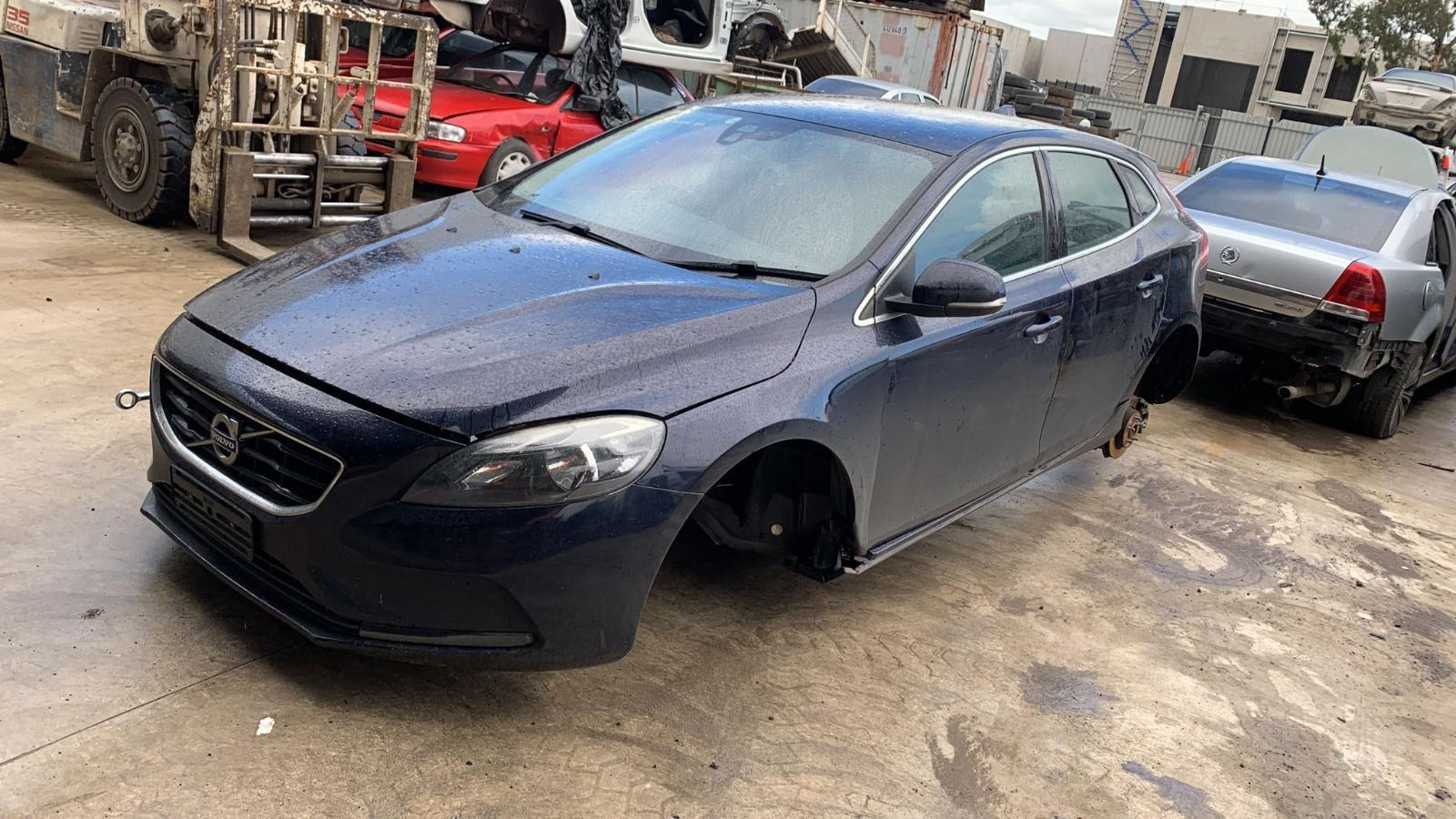 VOLVO S40 02/2013 SEAT BELT LEFT FRONT M SERIES - MMM Auto Centre