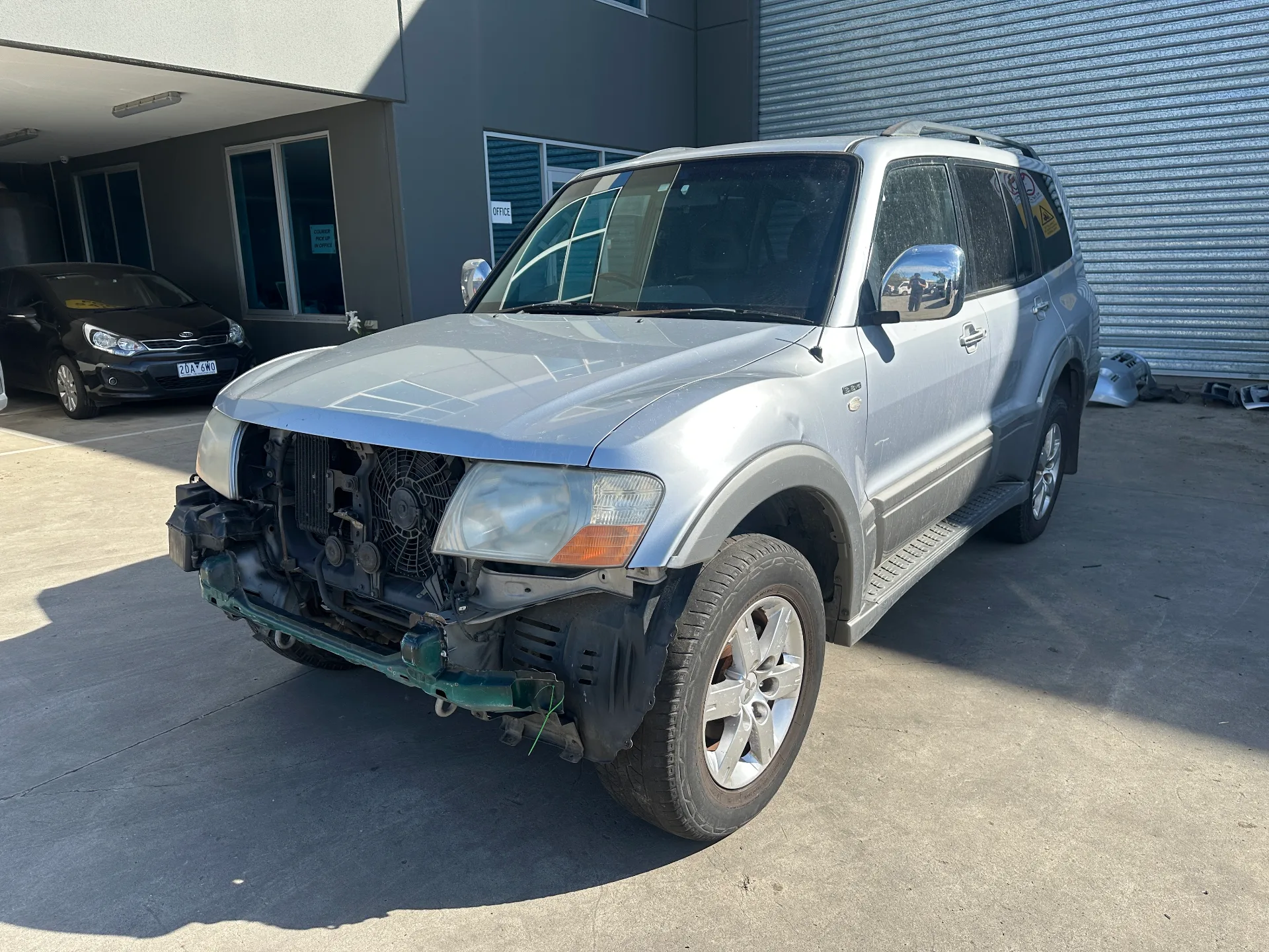 Car Wreckers - Mitsubishi Pajero 2005 Silver Auto Petrol